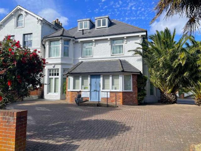 1 Bedroom Flat
