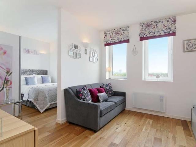 1 Bedroom Studio Flat