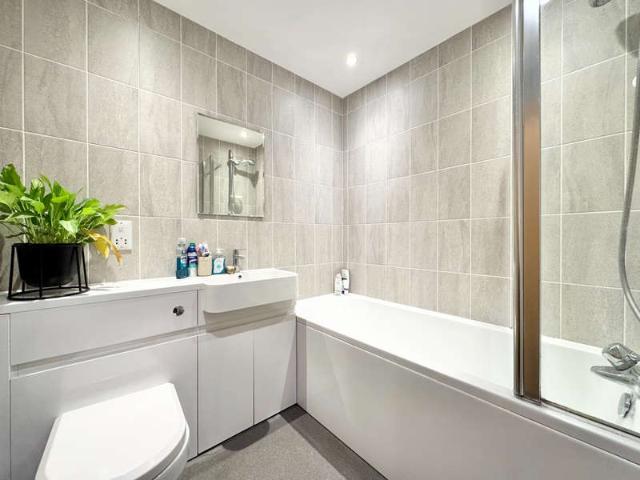 1 Bedroom Flat