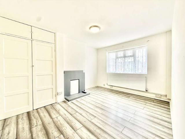 1 Bedroom Flat