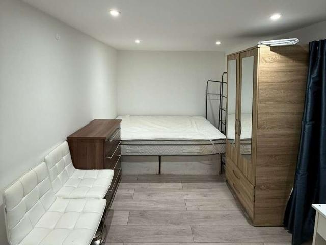 1 Bedroom Flat