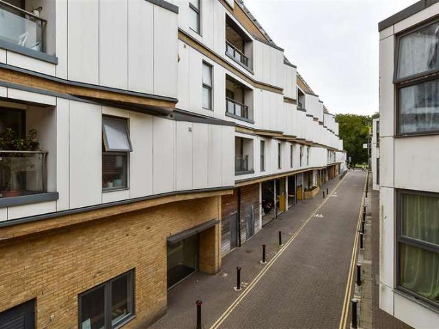 1 Bedroom Flat