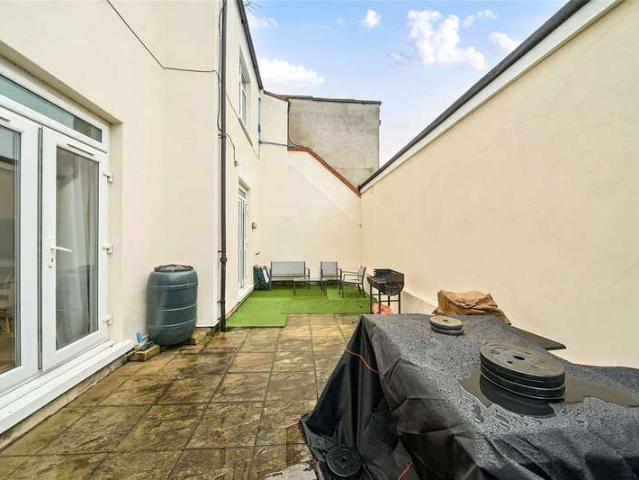 1 Bedroom Flat
