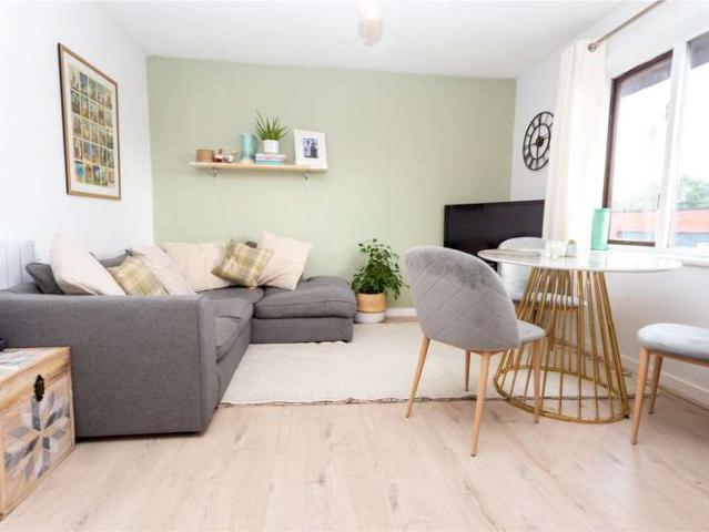 1 Bedroom Flat