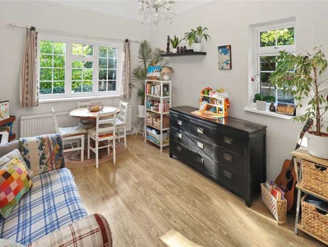1 Bedroom Flat