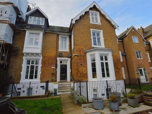 1 Bedroom Flat