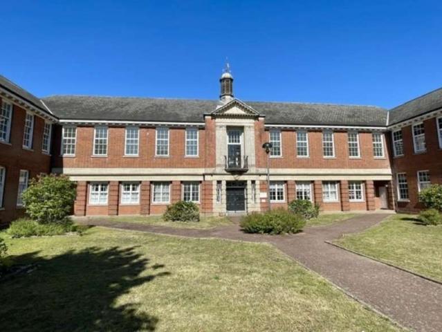 1 Bedroom Flat