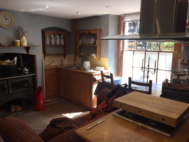 # 1 bedroom flat £1000 incl all bills#