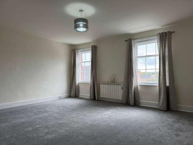 1 Bedroom Flat