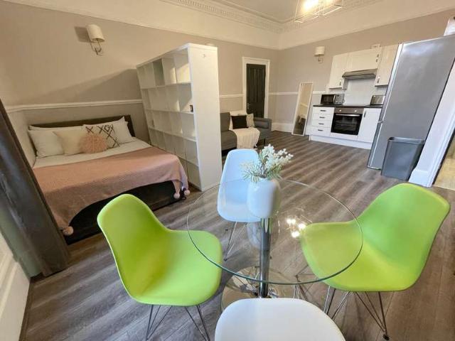 1 Bedroom Flat