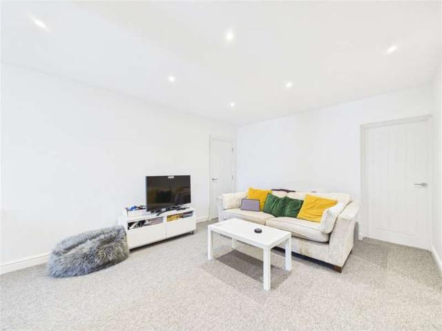 1 Bedroom Flat