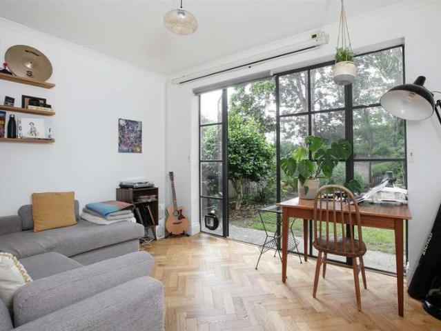 1 Bedroom Flat