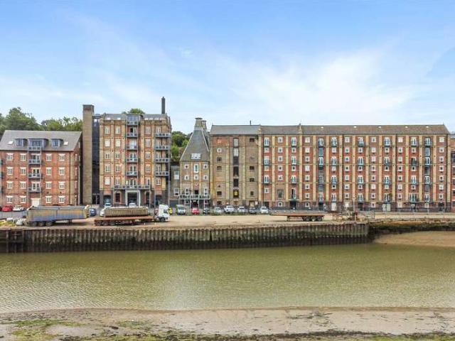 1 Bedroom Flat