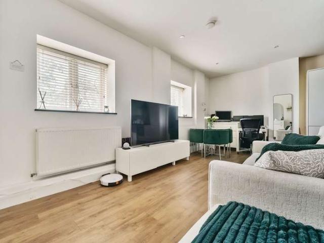 1 Bedroom Flat