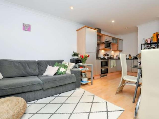 1 Bedroom Flat