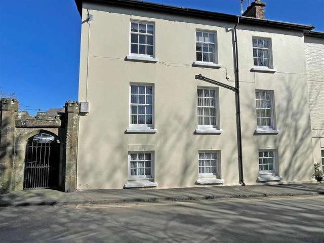 1 Bedroom Flat