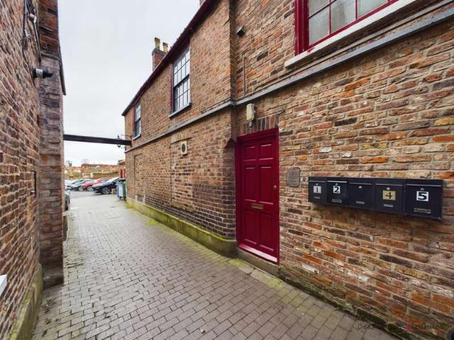 1 Bedroom Flat