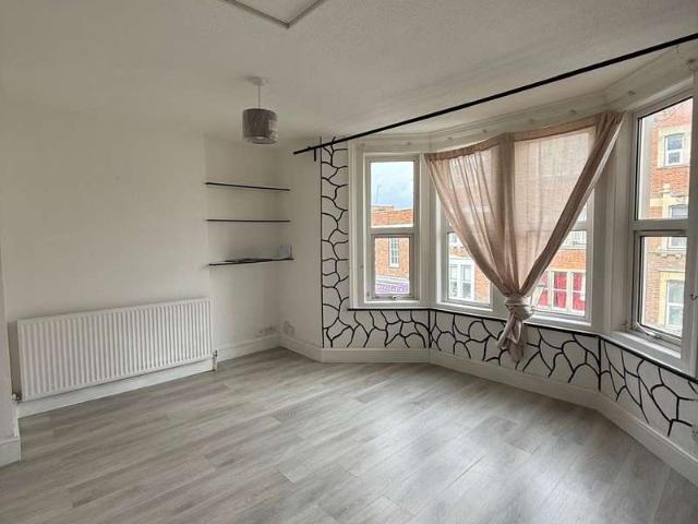 1 Bedroom Flat