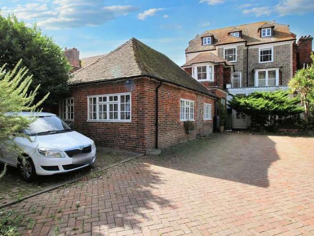 1 Bedroom Flat