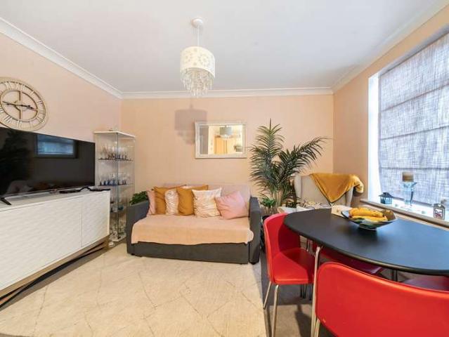 1 Bedroom Flat