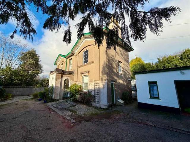1 Bedroom Flat