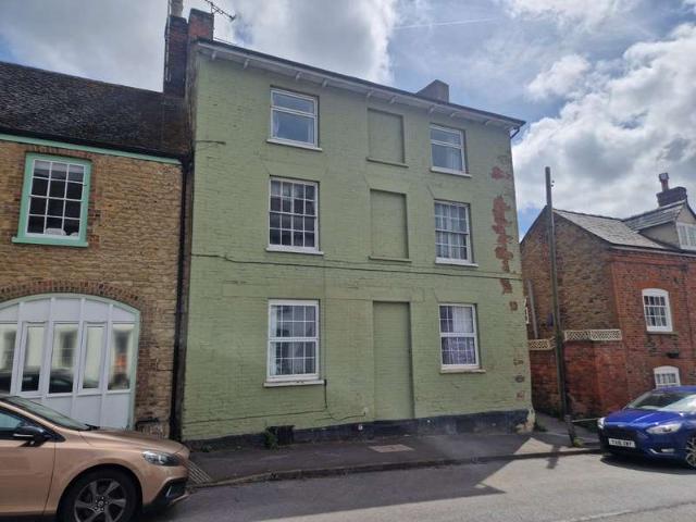 1 Bedroom Flat