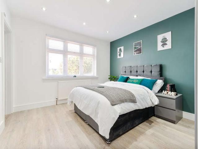 1 Bedroom Flat