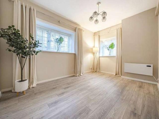 1 Bedroom Flat