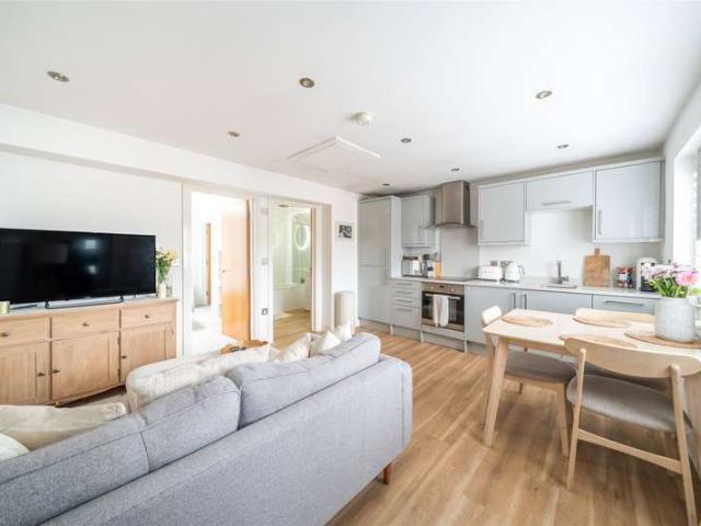 1 Bedroom Flat