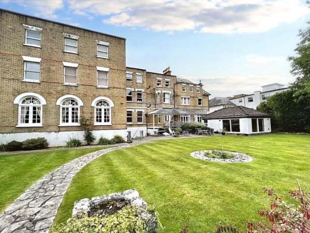 1 Bedroom Flat