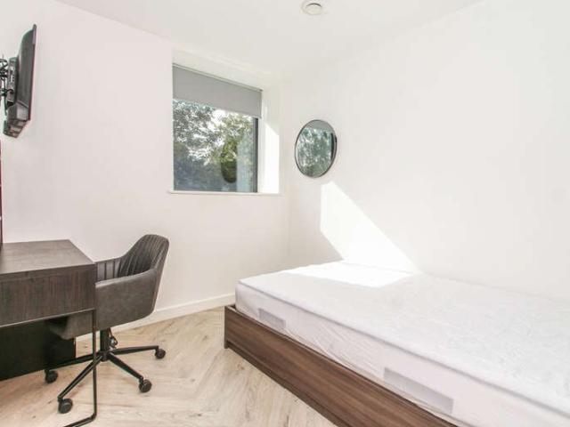 1 Bedroom Flat