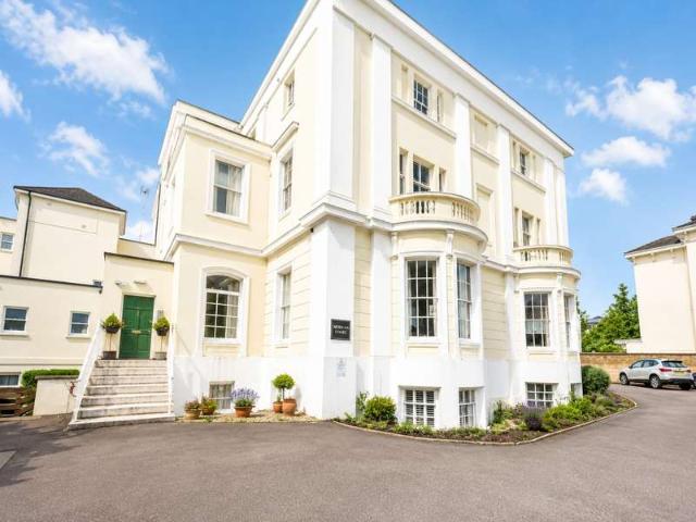 1 Bedroom Flat