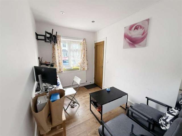 1 Bedroom Flat