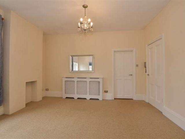 1 Bedroom Flat