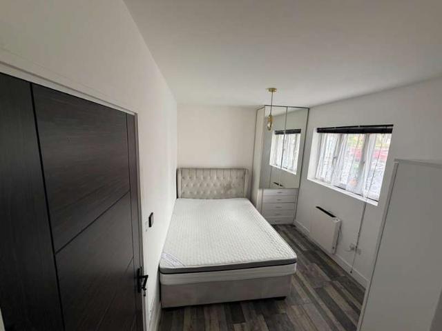1 Bedroom Flat