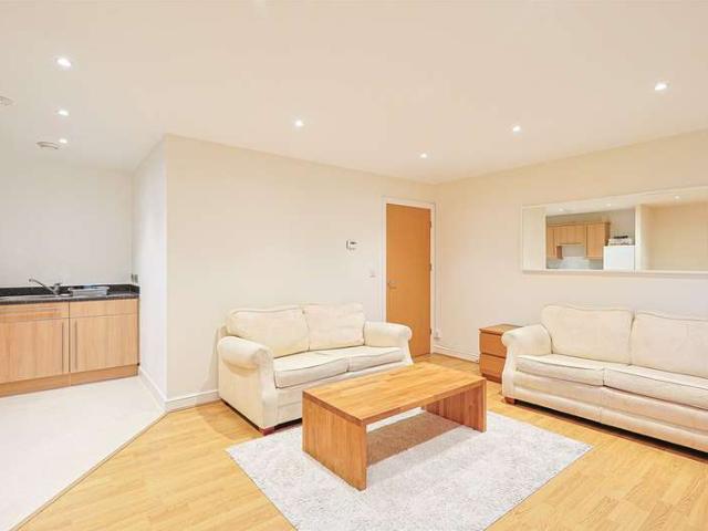 1 Bedroom Flat