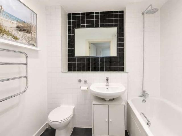 1 Bedroom Flat