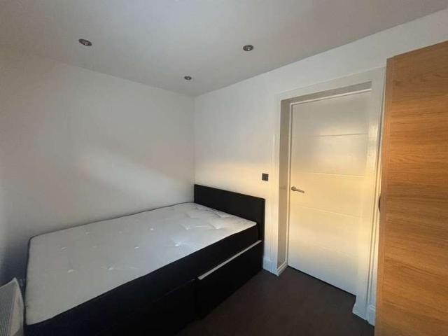 1 Bedroom Flat