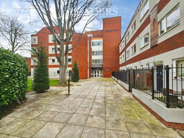1 Bedroom Flat
