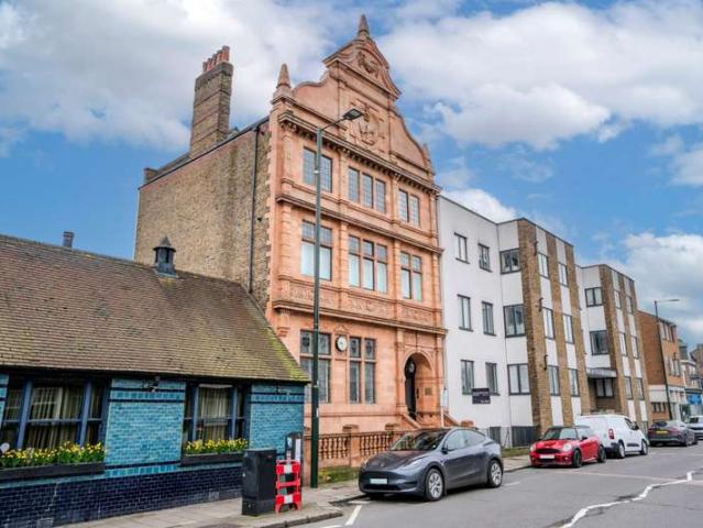 1 Bedroom Flat