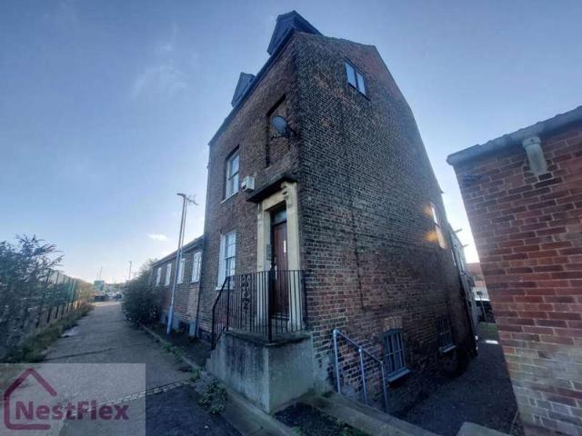 1 Bedroom Flat