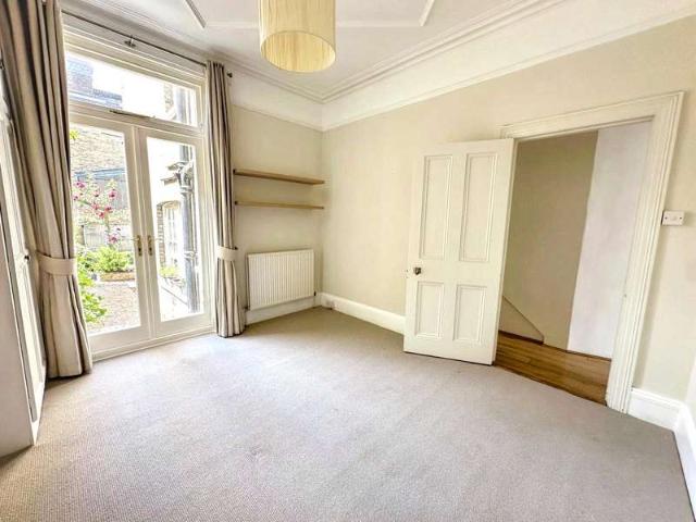 1 Bedroom Flat