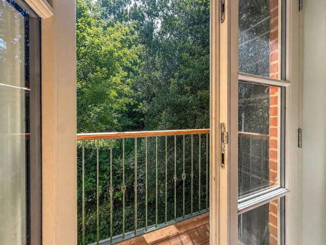 1 Bedroom Flat