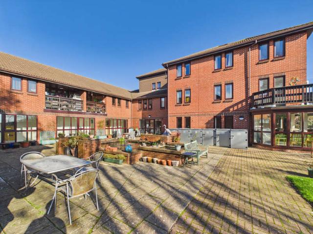 1 Bedroom Flat