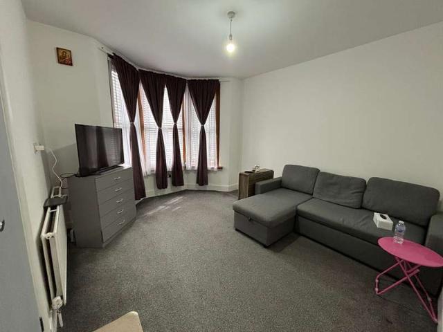 1 Bedroom Flat