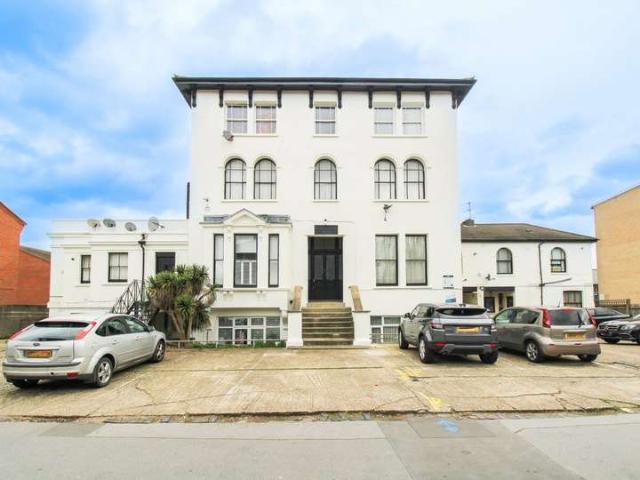 1 Bedroom Flat