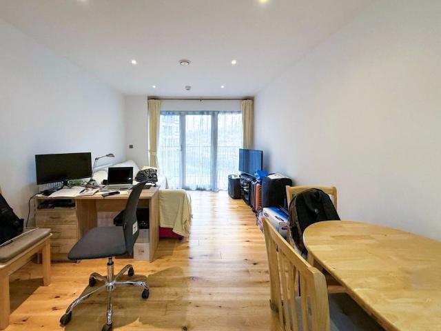 1 Bedroom Flat