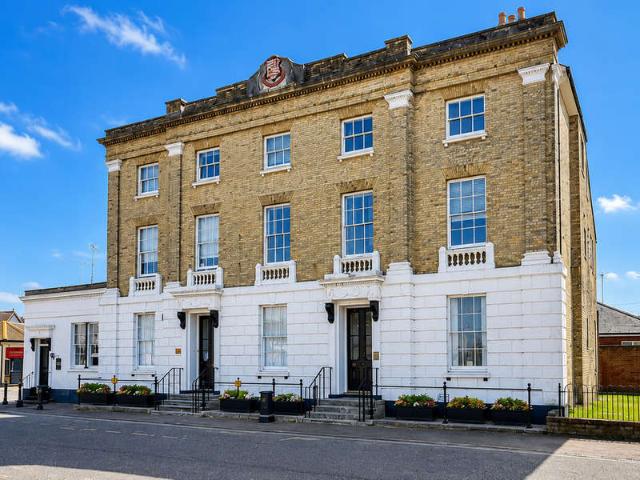 1 Bedroom Flat