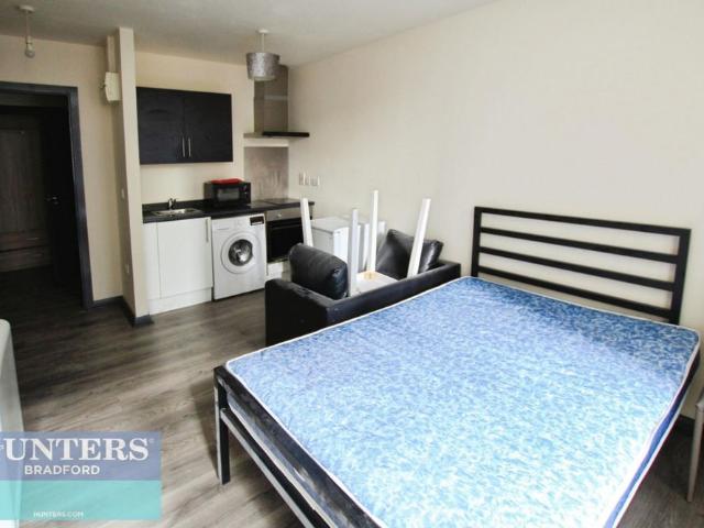 1 bedroom Flat To Let