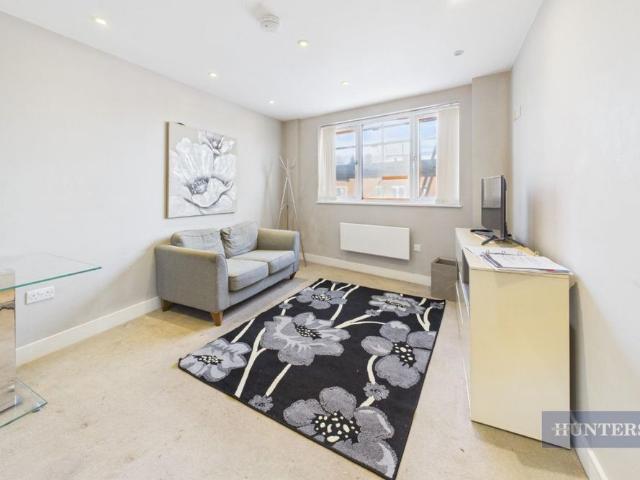 1 bedroom Flat To Let